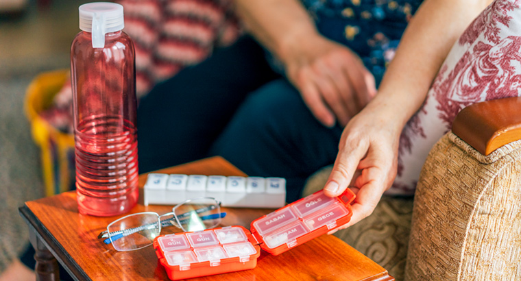 RACGP - Medication side effects and errors hospitalise 250,000 a year